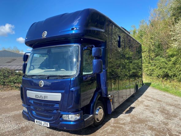 Highcross 18 Tonne DAF with slide out | Bespoke Horseboxes